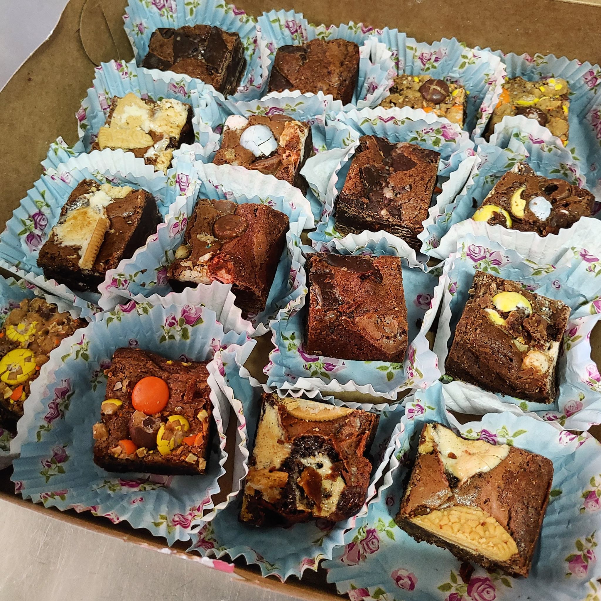 Brownie Box (Preorder only) | Toe Beans Cat Cafe - Eat, Drink, Adopt ...